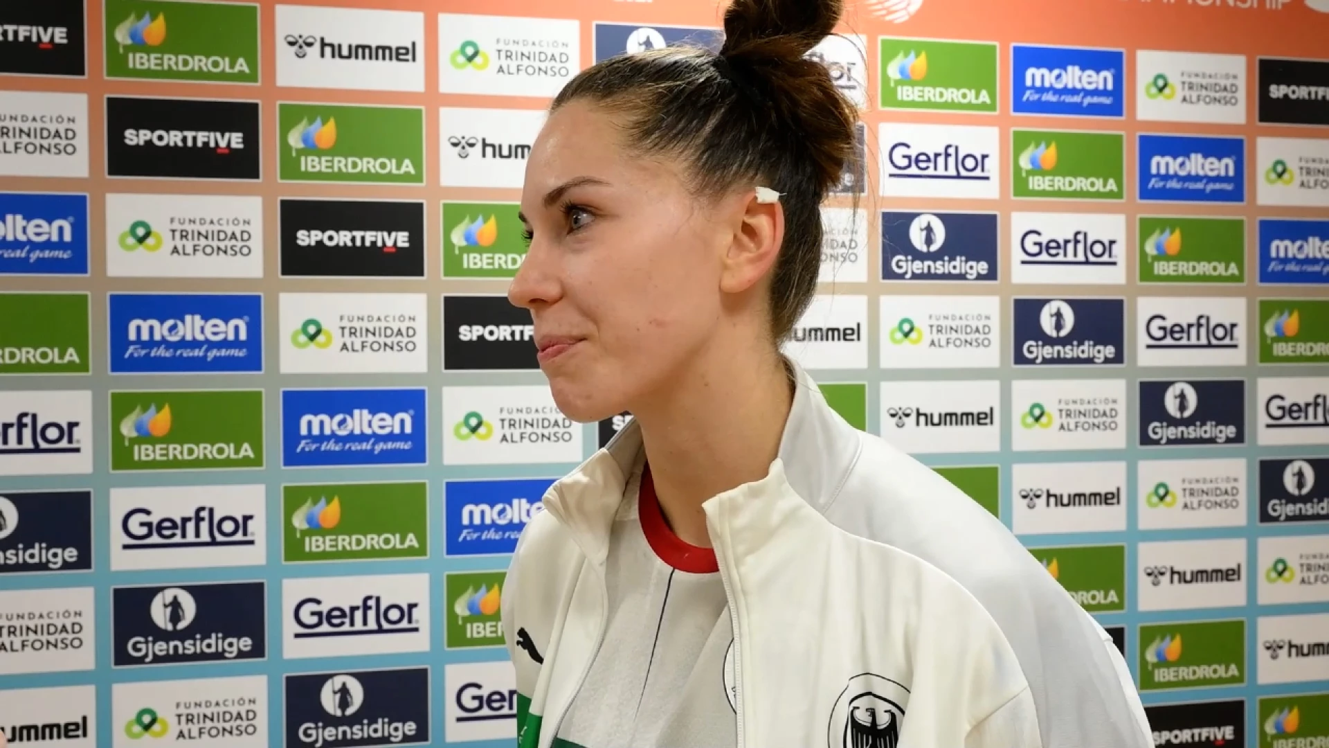 Emily Bölk: "Es war ein hart umkämpfter Sieg." • Video • Sporteurope.TV